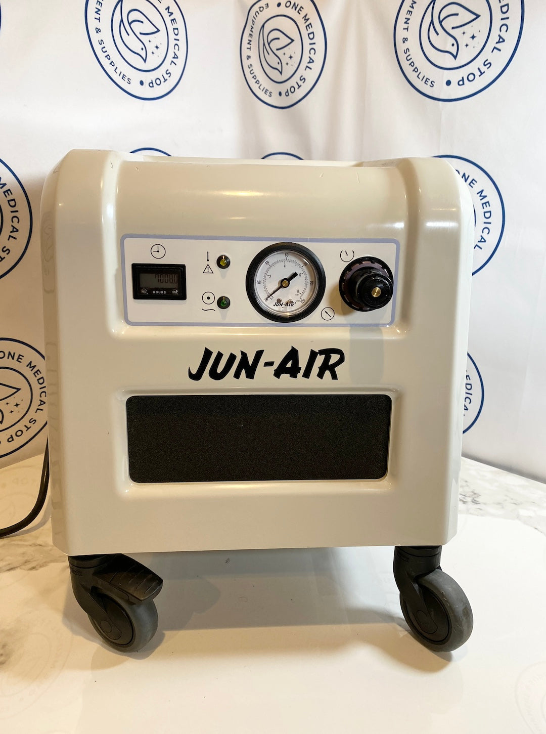 Jun-Air 87R-4P Portable Oil Free Medical Lab Air Compressor System ...