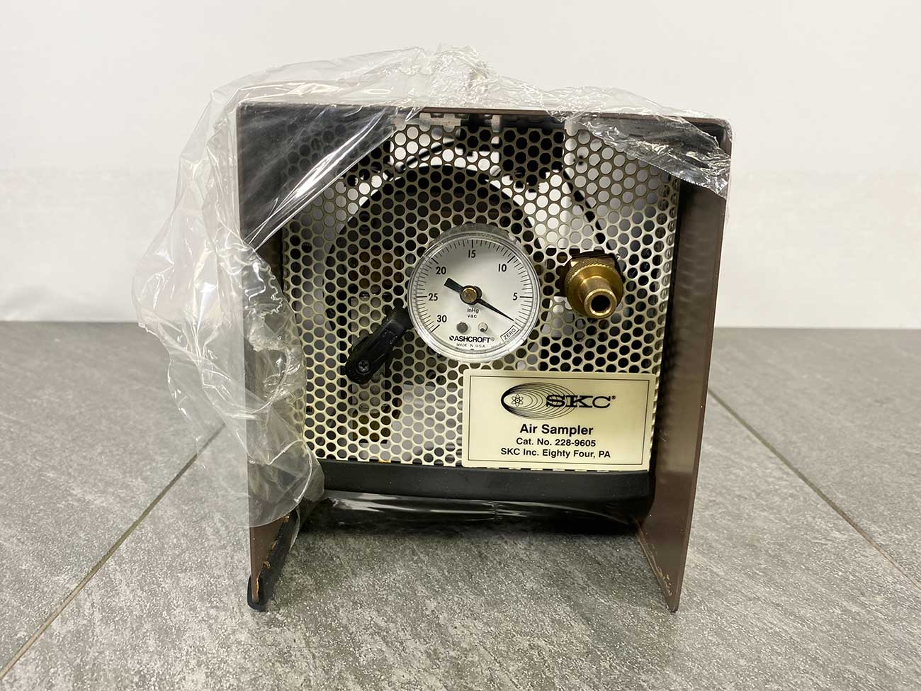 Gast 1532-101-G288X Oil-Less Rotary Vane Vacuum Pump – One Medical Stop