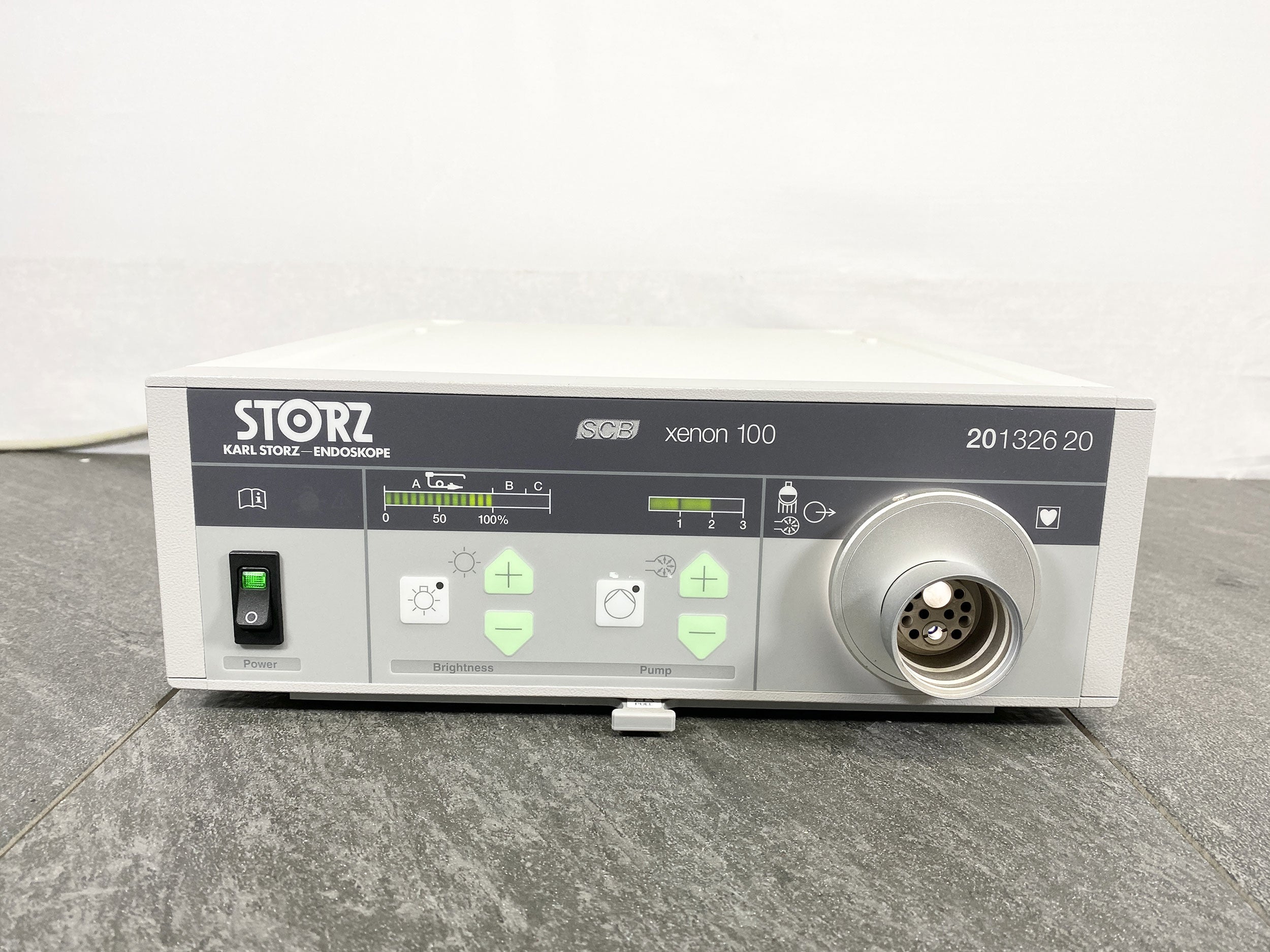 STORZ Xenon 100 Endoscopy Cold Light Fountain Source 201326-20 Fiber O ...